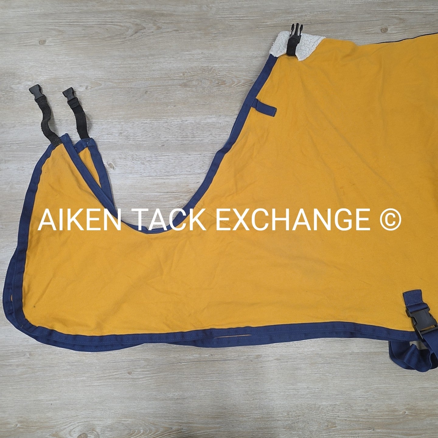 Cotton Stable Sheet with Hug Front Closure, 78" – Aiken Tack Exchange