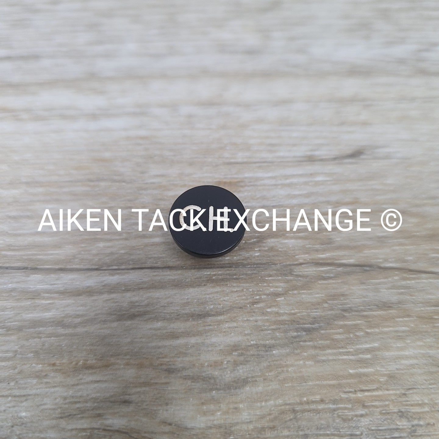 Camden Hunt Button, Small – Aiken Tack Exchange