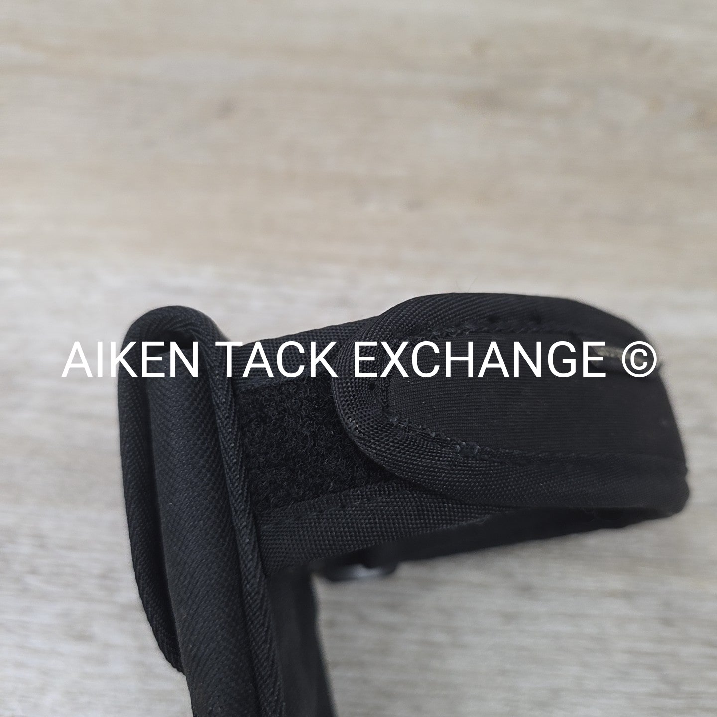 Woof Hoof Magnetic Cell Phone Holder – Aiken Tack Exchange